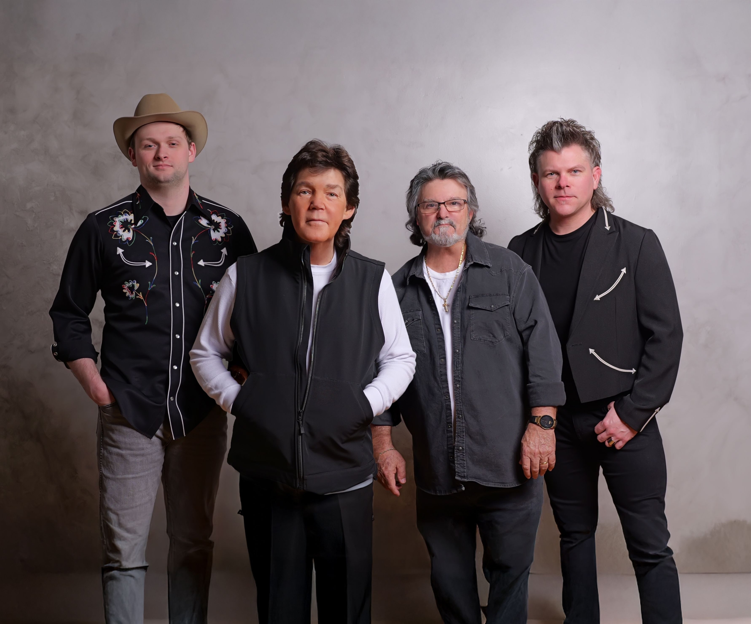 Caloosa Sound Amphitheater Presents: Shenandoah - The Extra Mile Tour ...